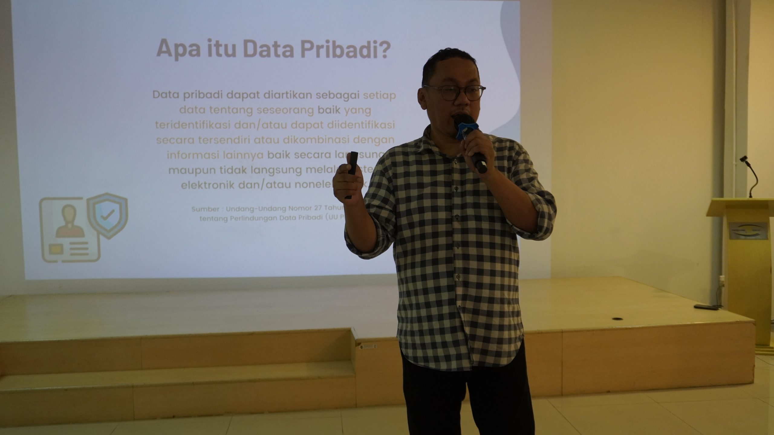 CCIT Seminar Series 2024 #7: Memahami Keamanan Digital untuk Melindungi Data Pribadi – CCIT