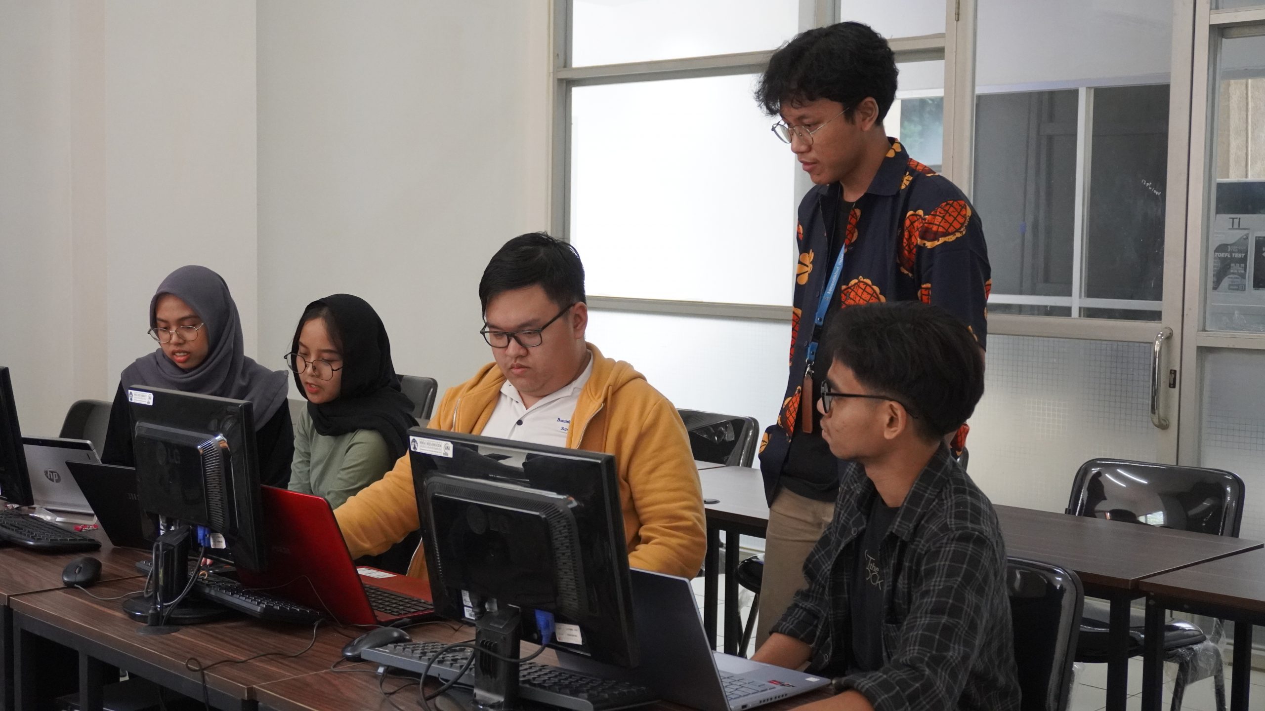 NGOBAR (Ngoding Bareng) Chapter 2: Menguak Seni Data Visualization ...